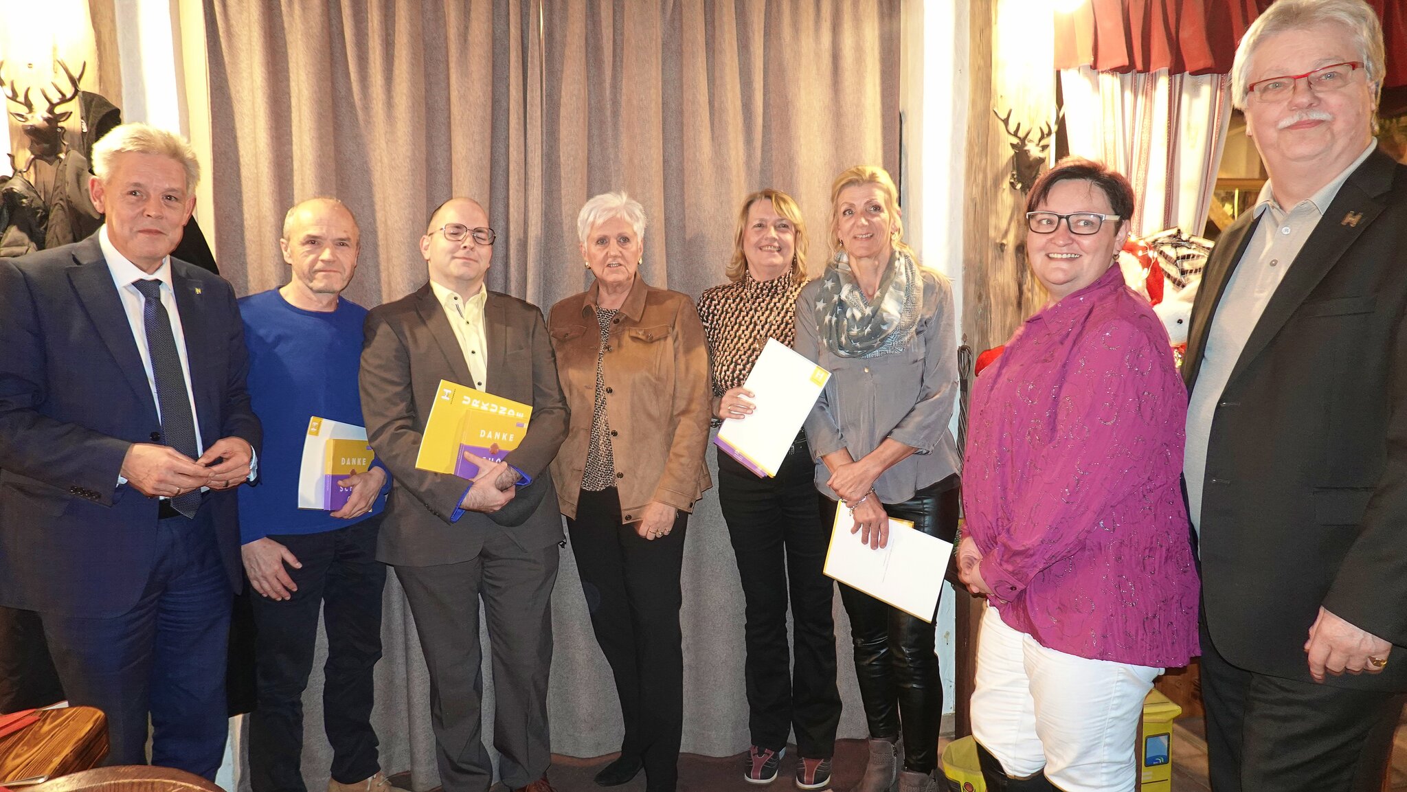 Ehrungen: Mitarbeiterehrungen Hilfswerk Neunkirchen - Neunkirchen