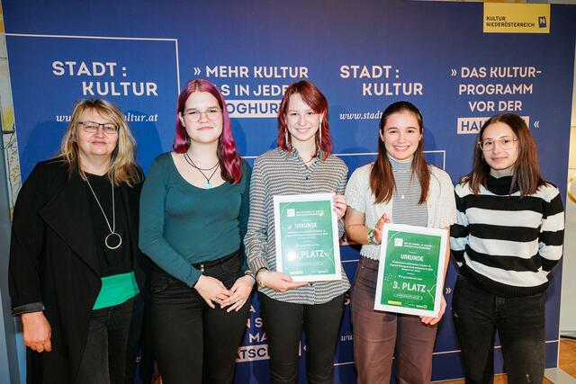 Siegerehrung: Jung-Autorinnen der BASOP Zwettl - Zwettl