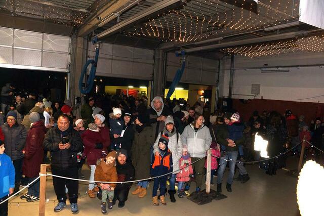 Weihnachtszeit: Nikolaus und Krampus zu Besuch in Münichholz - Steyr ...