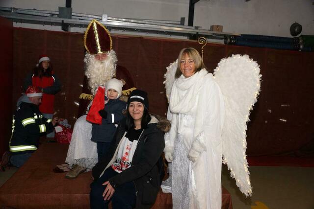 Weihnachtszeit: Nikolaus und Krampus zu Besuch in Münichholz - Steyr ...