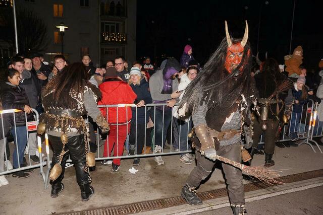 Weihnachtszeit: Nikolaus und Krampus zu Besuch in Münichholz - Steyr ...