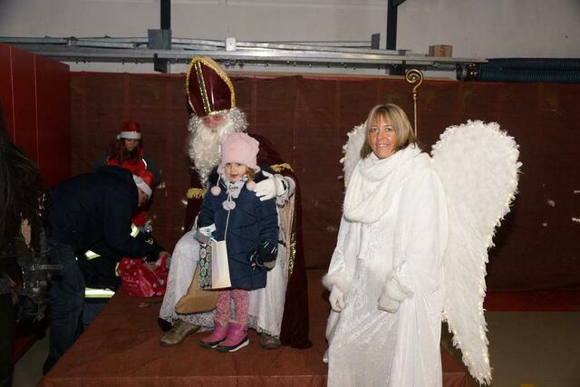 Weihnachtszeit: Nikolaus und Krampus zu Besuch in Münichholz - Steyr ...