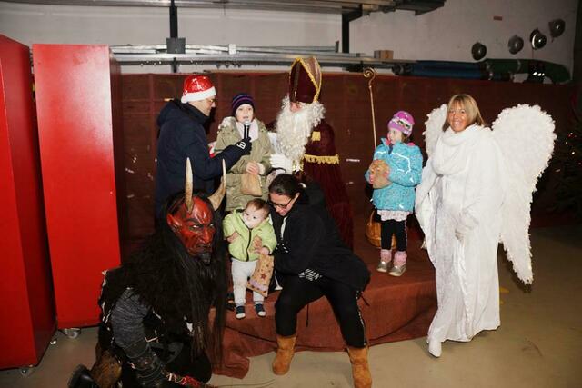 Weihnachtszeit: Nikolaus und Krampus zu Besuch in Münichholz - Steyr ...