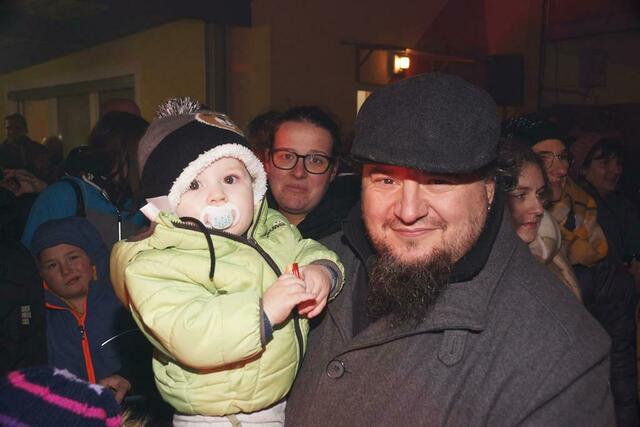 Weihnachtszeit: Nikolaus und Krampus zu Besuch in Münichholz - Steyr ...