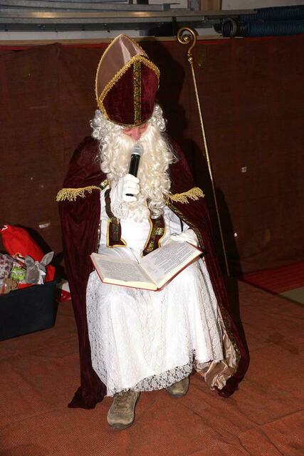 Weihnachtszeit: Nikolaus und Krampus zu Besuch in Münichholz - Steyr ...