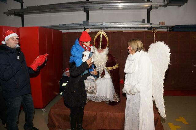Weihnachtszeit: Nikolaus und Krampus zu Besuch in Münichholz - Steyr ...