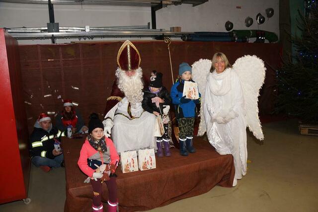 Weihnachtszeit: Nikolaus und Krampus zu Besuch in Münichholz - Steyr ...
