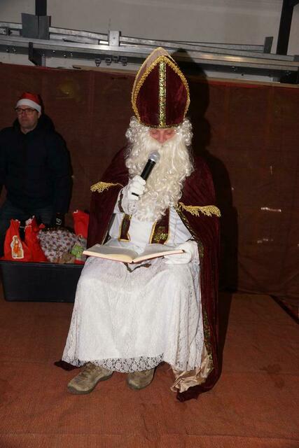 Weihnachtszeit: Nikolaus und Krampus zu Besuch in Münichholz - Steyr ...