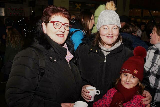 Weihnachtszeit: Nikolaus und Krampus zu Besuch in Münichholz - Steyr ...
