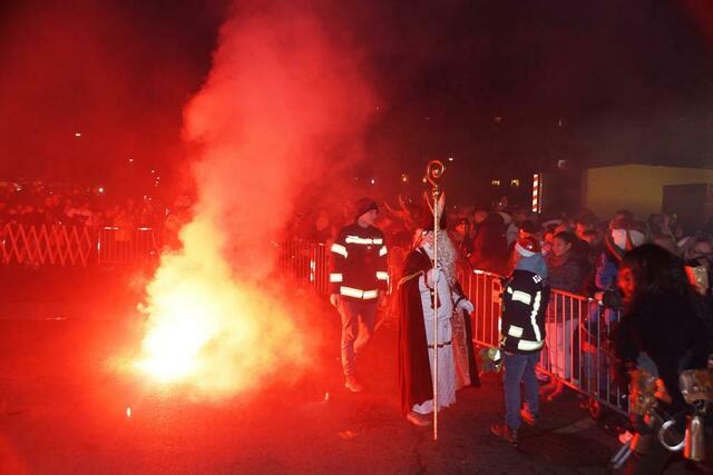 Weihnachtszeit: Nikolaus und Krampus zu Besuch in Münichholz - Steyr ...