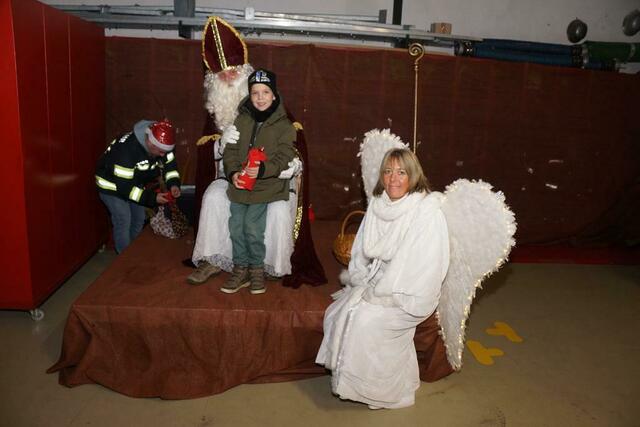 Weihnachtszeit: Nikolaus und Krampus zu Besuch in Münichholz - Steyr ...