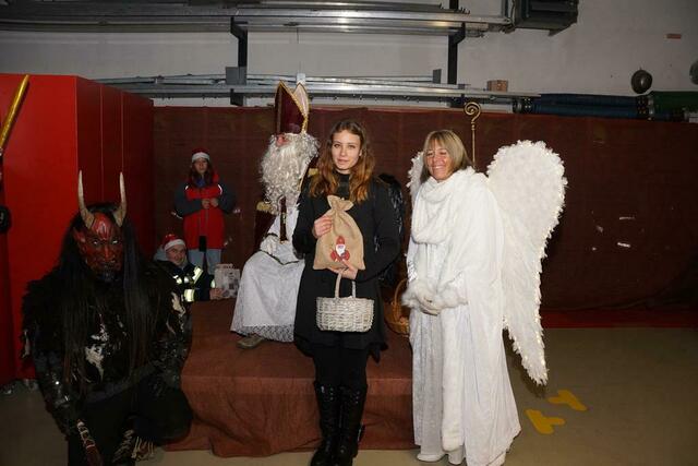 Weihnachtszeit: Nikolaus und Krampus zu Besuch in Münichholz - Steyr ...