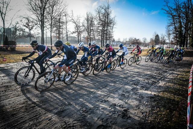 Querfeldein GP um das Sportzentrum Gunskirchen: Quer-Verkehr in ...