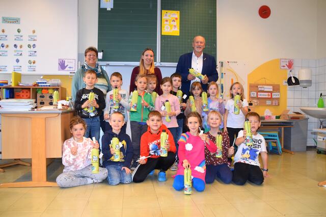 Nachhaltigkeit fängt im Kleinen an: Eine Dora-Flasche für Ernstbrunns ...