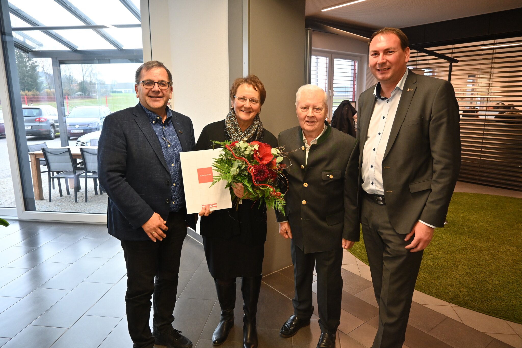 In den Ruhestand: Tritscheler verabschiedet Büroleiterin Gabi Gradinger ...