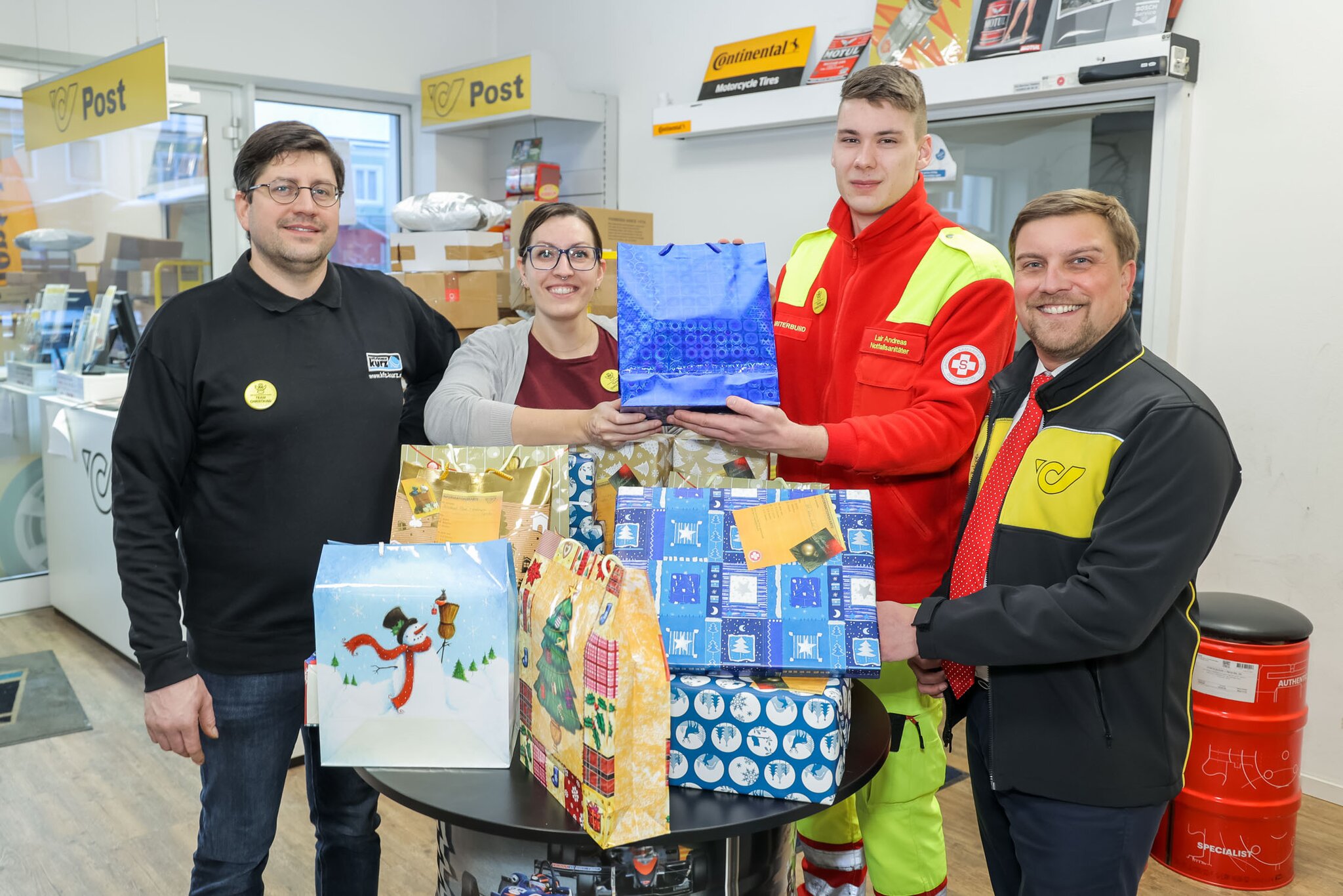 Mitarbeiter sammelten: Post Partner in Schweiggers schenkt Pakete fürs ...