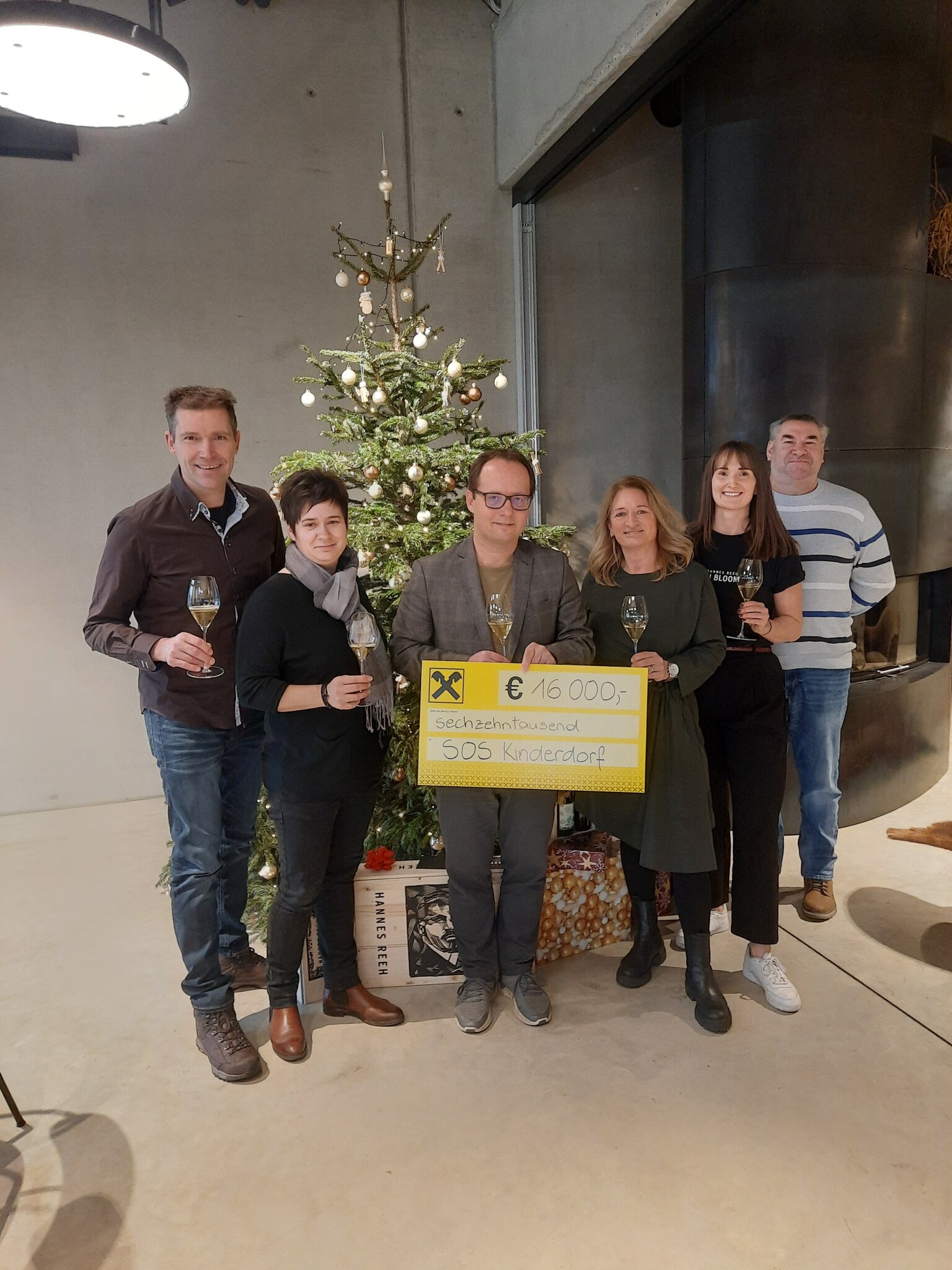 Martiniloben Andau: Star-Winzer übergaben 16.000 Euro an SOS Kinderdorf ...