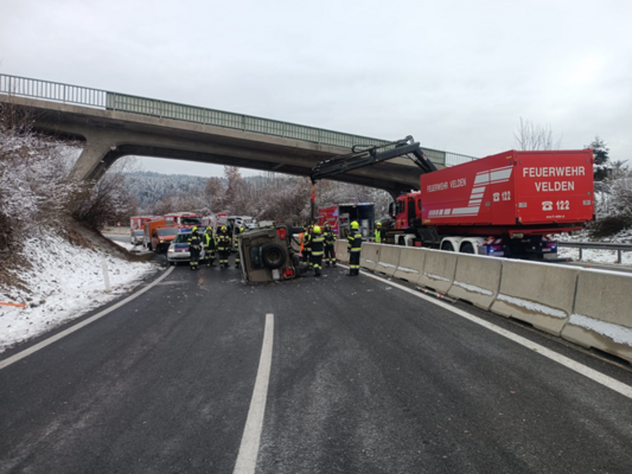 Rettungshubschrauber im Einsatz: Schwerer Verkehrsunfall auf der A2 - Villach Land