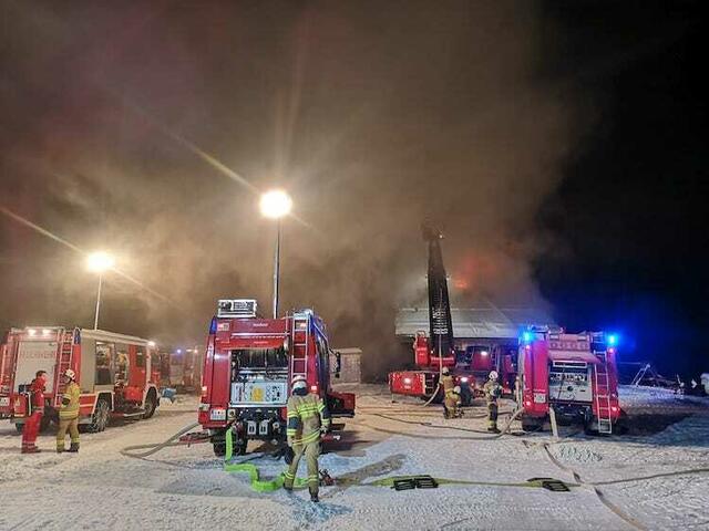Feuerwehreinsatz in Strobl: Almhütte auf der Postalm stand in Flammen ...