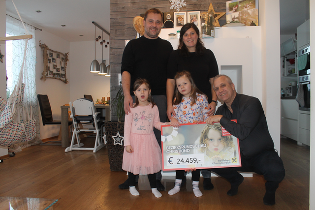 BezirksRundSchau Christkind: Emma Bauer erhält bei ersten Übergabe mehr ...