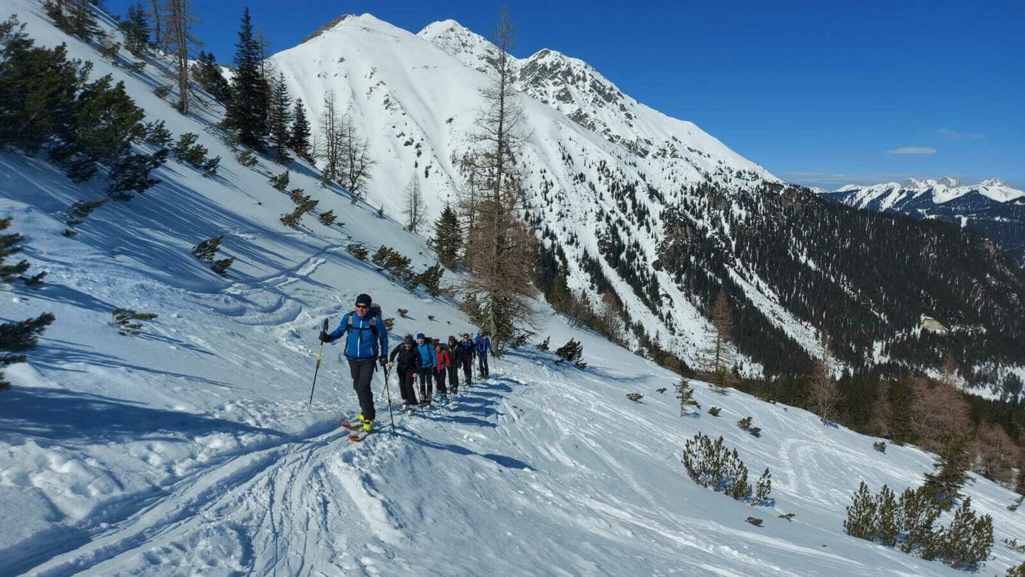 Im freien Gelände: Tipps für einen sicheren Skitouren-Saisonstart ...