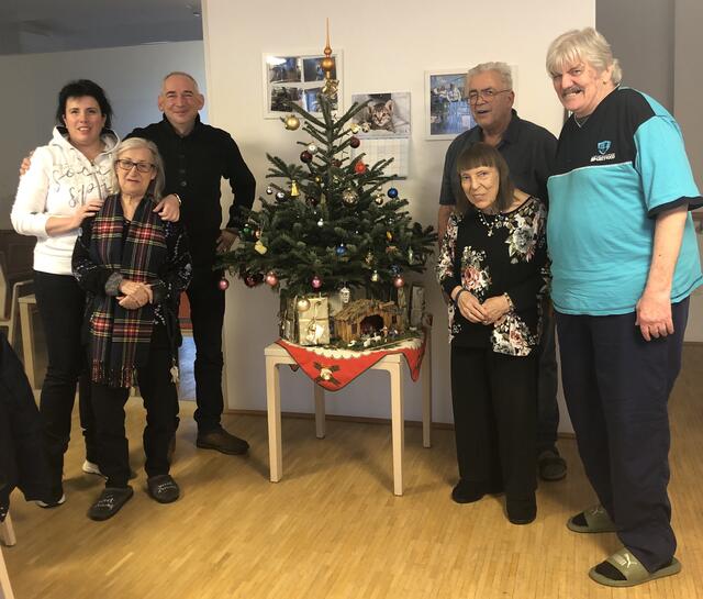 Schne Mitbewohner Senioren Wg Gesucht Fotos