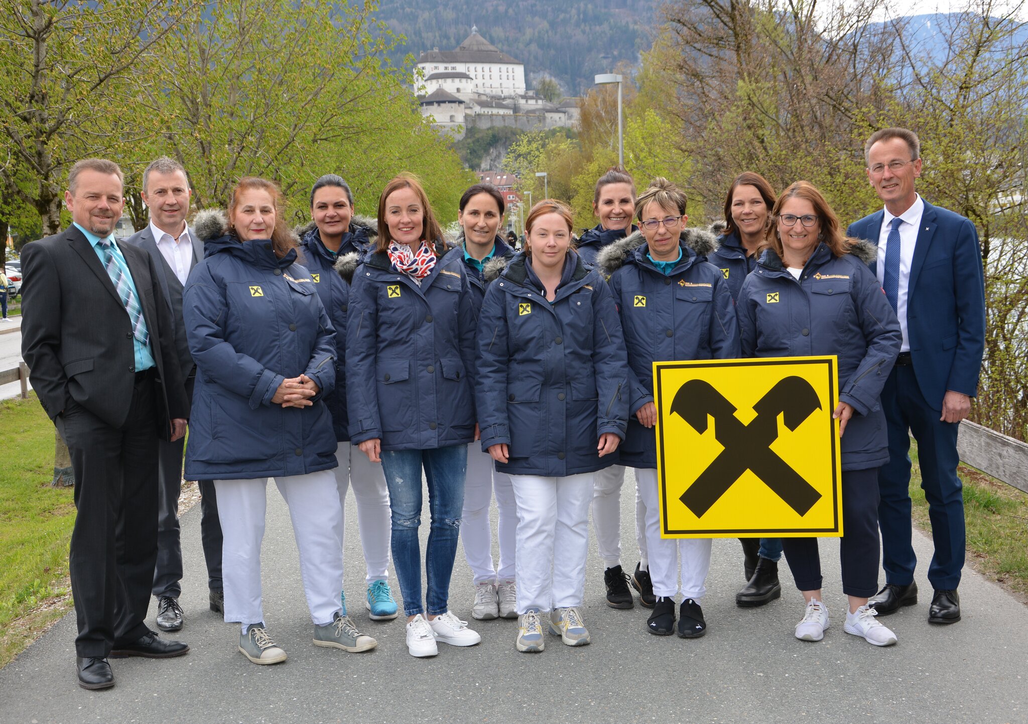Spende: Neue Winterjacken für Sozialsprengel Kufstein - Kufstein
