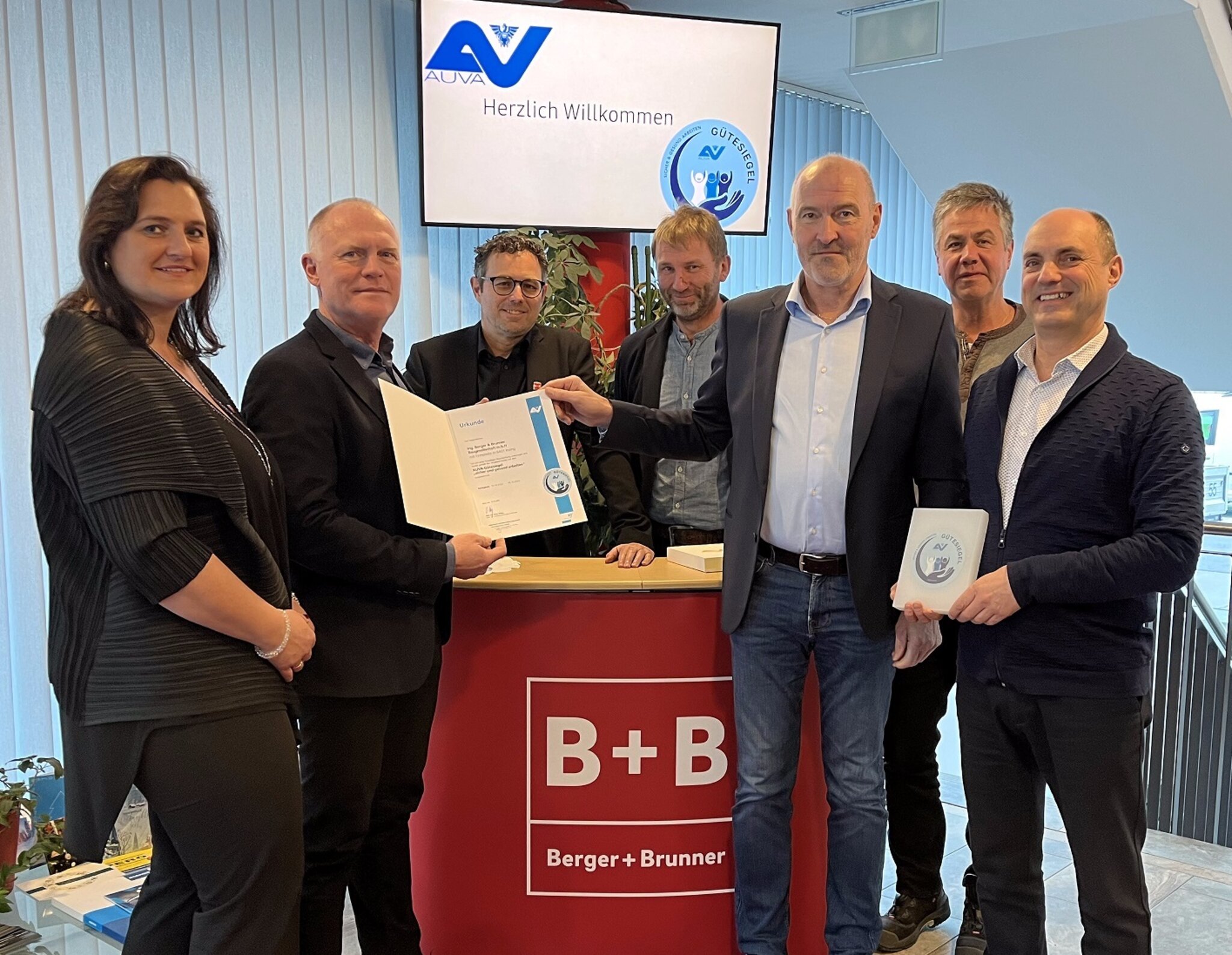 Erdstes AUVA-Gütesiegel für Tiroler Betrieb: Tiroler Baubetrieb wird ...