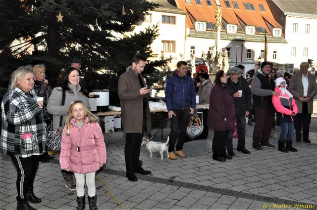 Voitsberg - Michaeliplatz: Das Jesuskind in die Krippe gelegt - Voitsberg