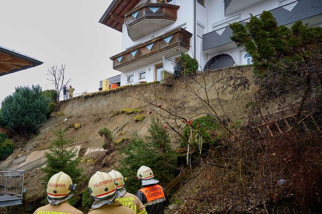 Österreich: Überflutungen, Hangrutsch und Erdrutsch zu Weihnachten