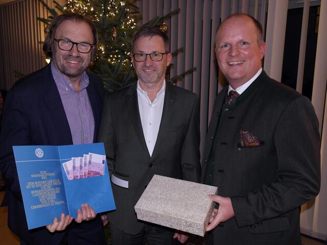 Spende: Rotary Club Steyr unterstützt das Landespflegezentrum ...