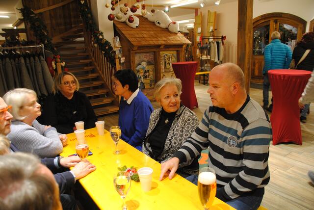 Bauernsilvester: Das Mißebner-Trio zwischen Tracht und Gin - Mürztal