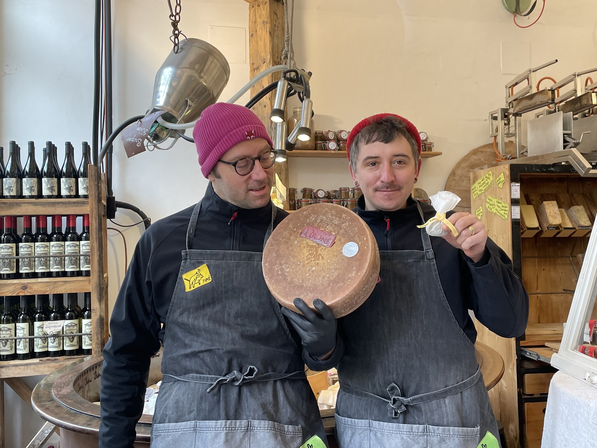 Jumi in der Schleifmühlgasse: Raclette-Semmeln im Eisgeschäft genießen ...