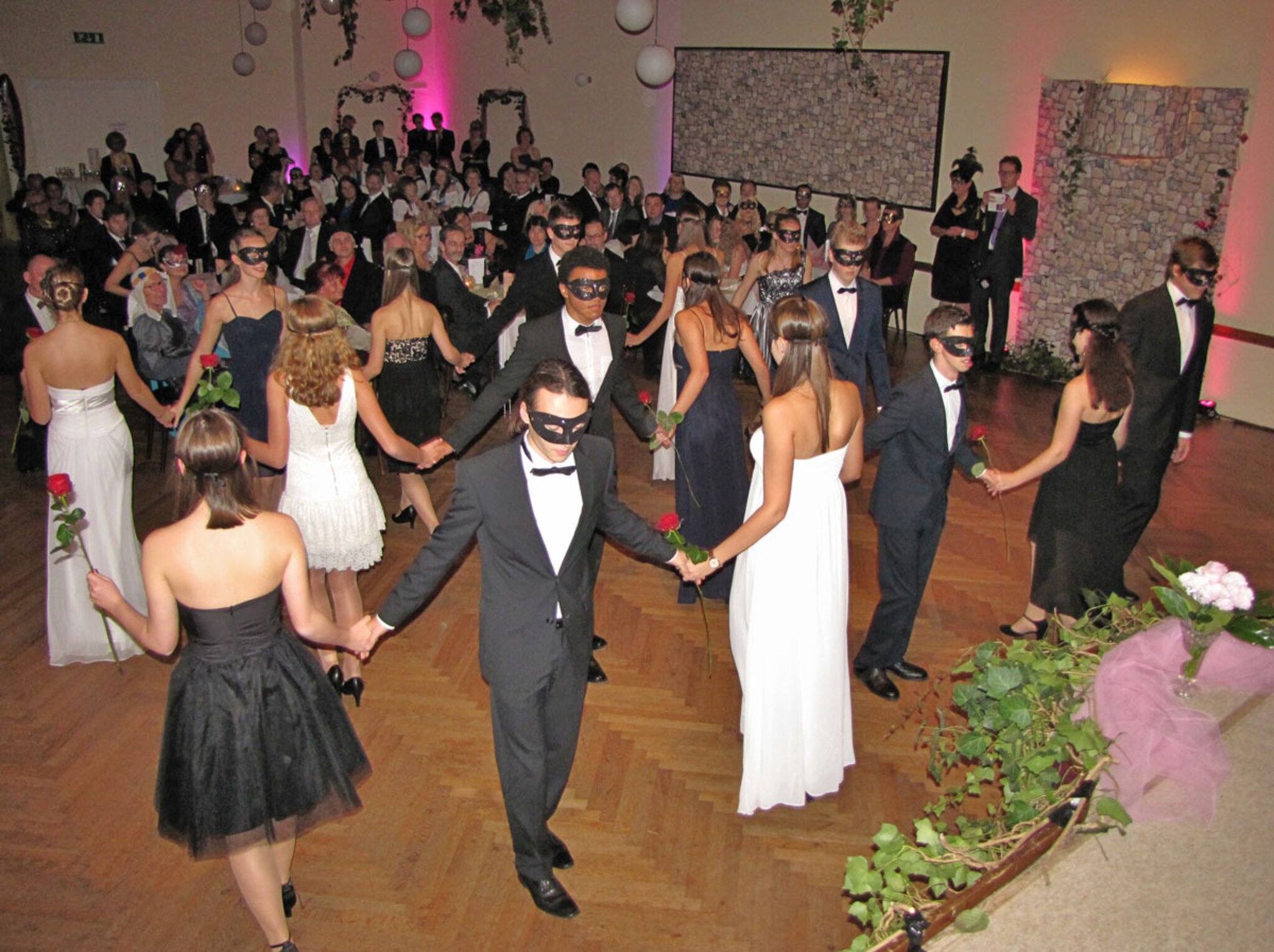 Pfarre Sandleiten: Der Winterball feiert nach sieben Jahren ein ...