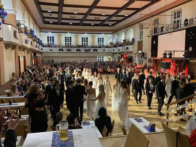 Maturaball des Gymnasiums Ried im Innkreis: Gym Over - Nach acht Jahren ...