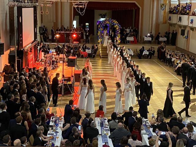 Maturaball des Gymnasiums Ried im Innkreis: Gym Over - Nach acht Jahren ...