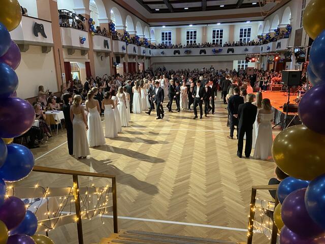 Maturaball des Gymnasiums Ried im Innkreis: Gym Over - Nach acht Jahren ...