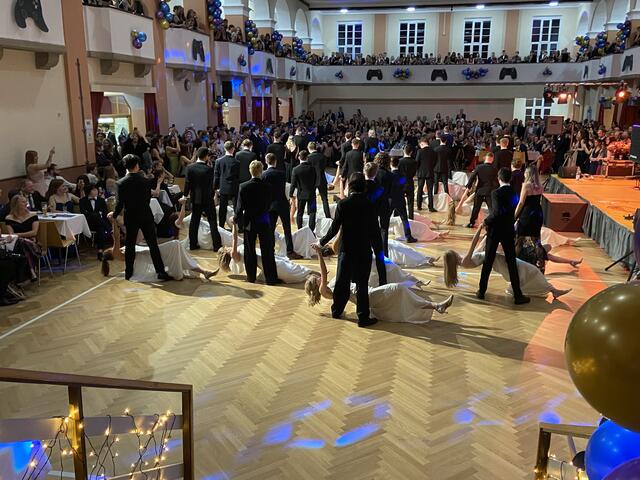 Maturaball des Gymnasiums Ried im Innkreis: Gym Over - Nach acht Jahren ...