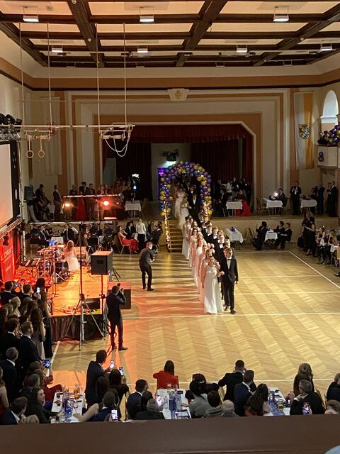 Maturaball des Gymnasiums Ried im Innkreis: Gym Over - Nach acht Jahren ...