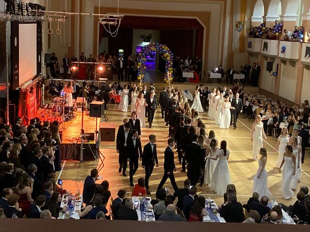 Maturaball des Gymnasiums Ried im Innkreis: Gym Over - Nach acht Jahren ...