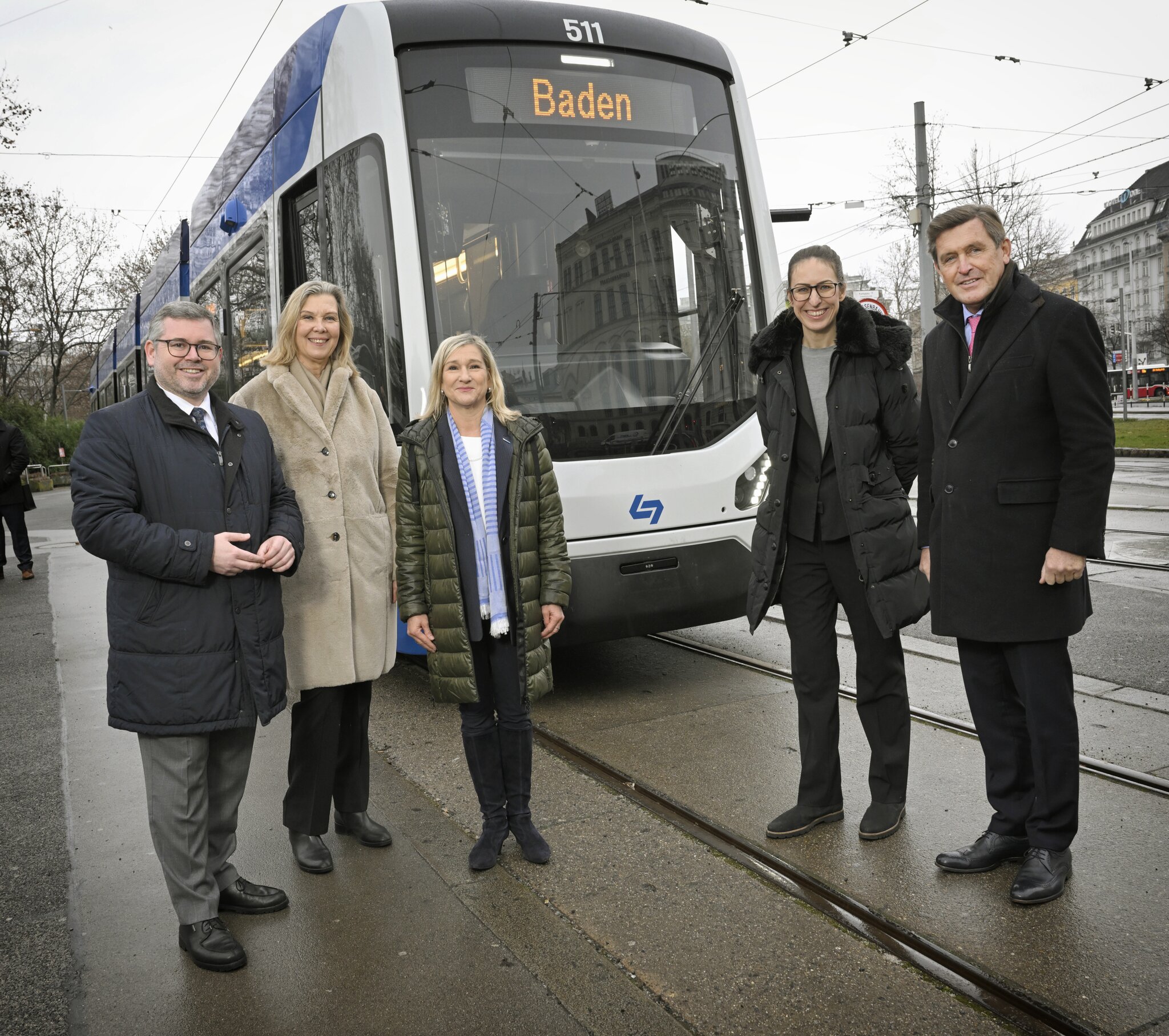 Komfort & Barrierefreiheit: Neue Badner Bahn startet in den ...