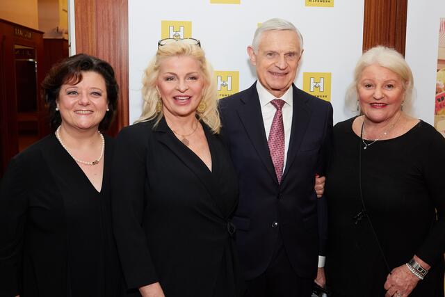 Benefizquadrille: Für das Hilfswerk wurde das Tanzbein geschwungen ...