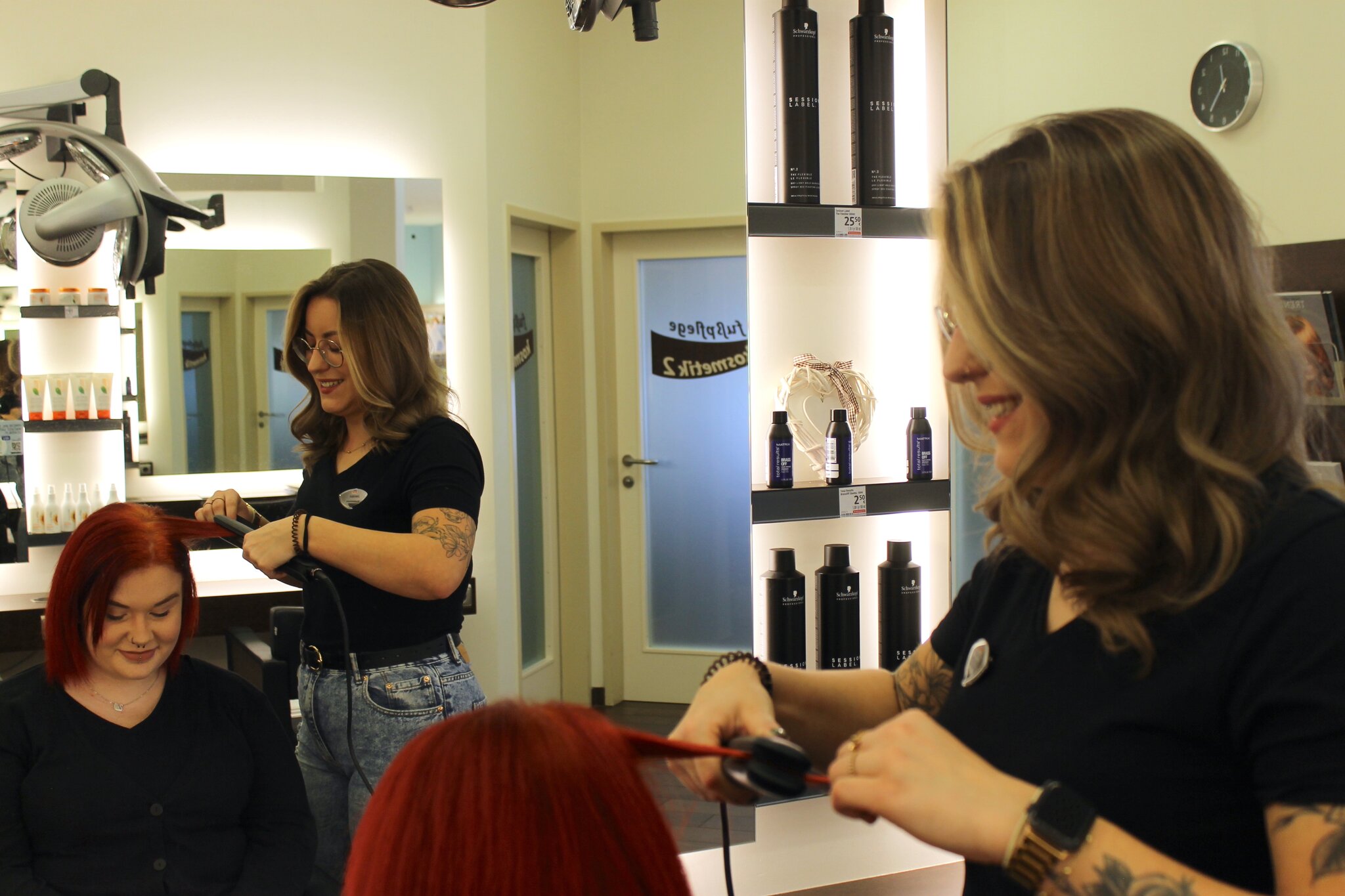 Vom Lehrling zum Chef: 23-jährige Studioleitung bei dm-Friseur Braunau ...