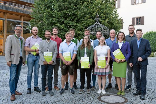 Lehrkräfte dringend gesucht: Landwirtschaftsschulen suchen Lehrkräfte ...