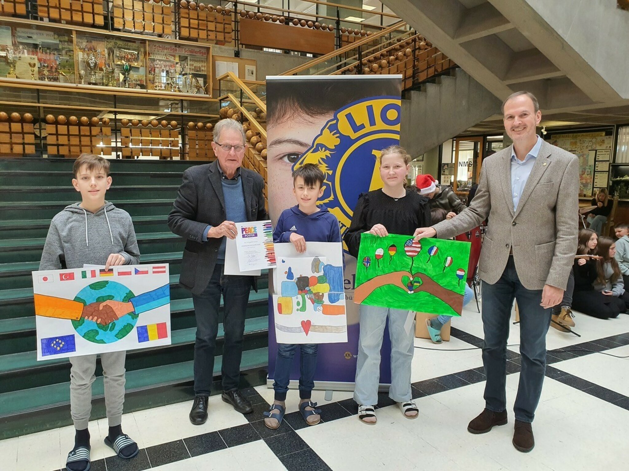 Wettbewerb im Bezirk Weiz: Plakate für Frieden – Die Sieger stehen fest - Weiz