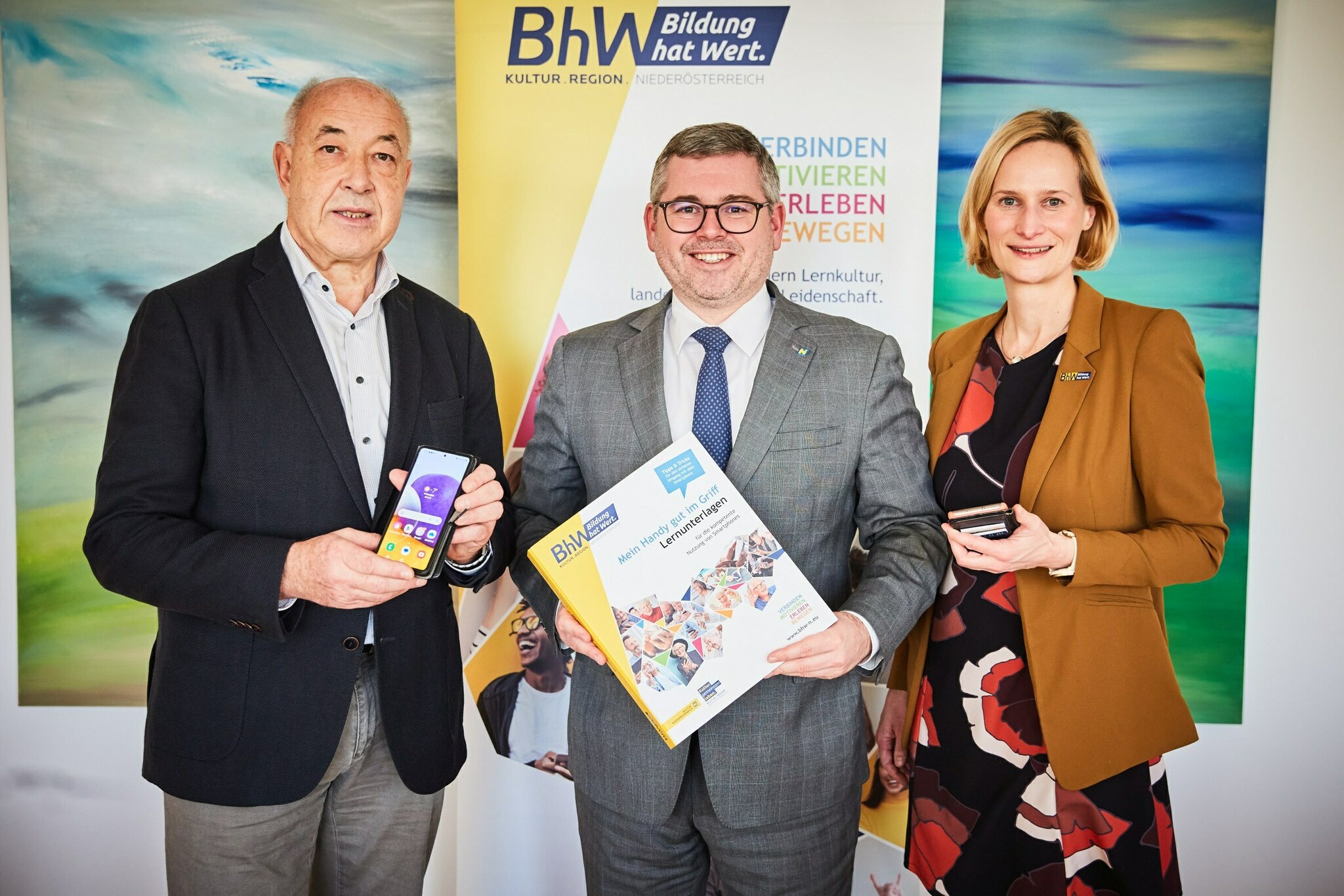 BhW: Smartphone-Mappe unterstützt die Senioren in unserer Region - Scheibbs