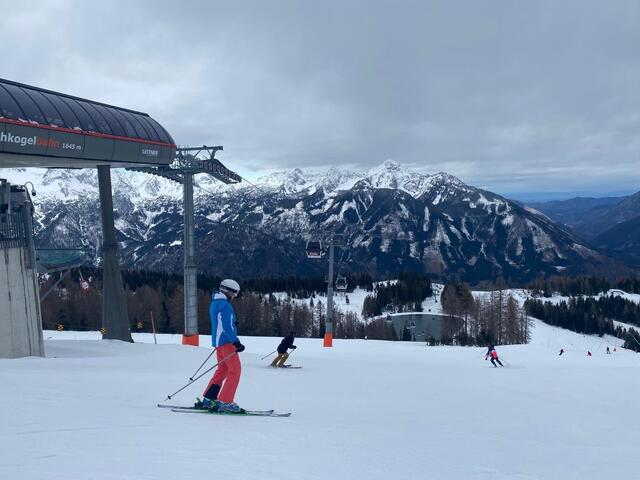 Der Winter ist zurück: Skigebiet Hinterstoder öffnet weitere Pisten und ...