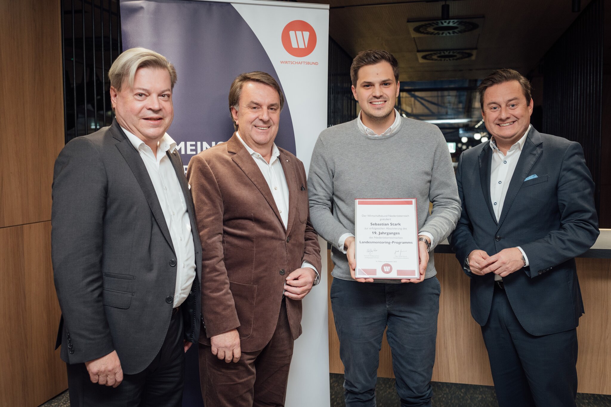 "Jung und engagiert": Sebastian Stark schließt Wirtschaftsbund ...