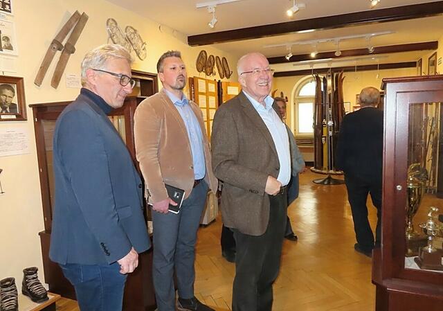 Jenbach: Prominenter Besuch im Jenbacher Museum - Schwaz