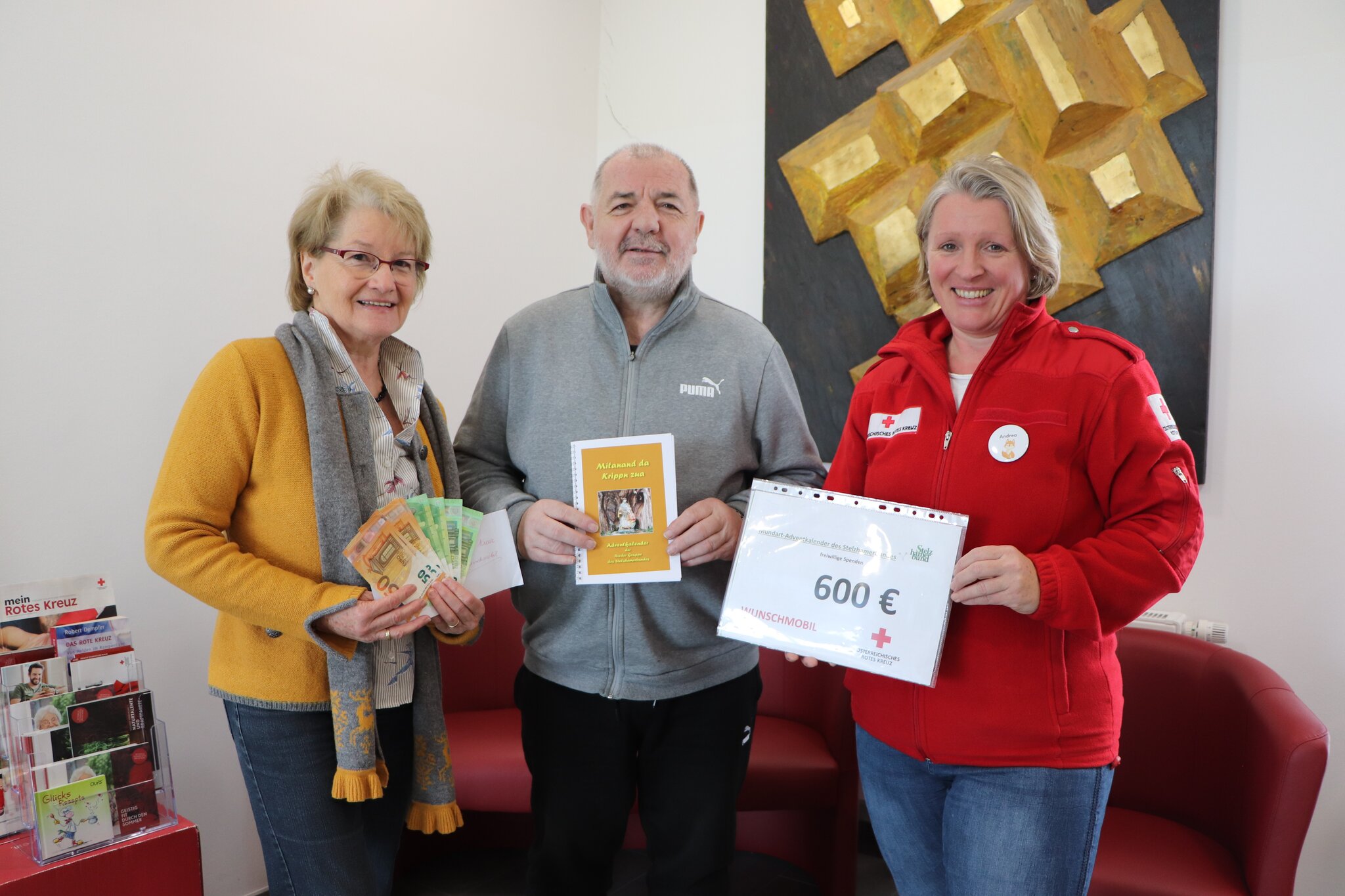 Spende: Stelzhamerbund Ried spendet 600 Euro fürs Rotkreuz-Wunschmobil ...
